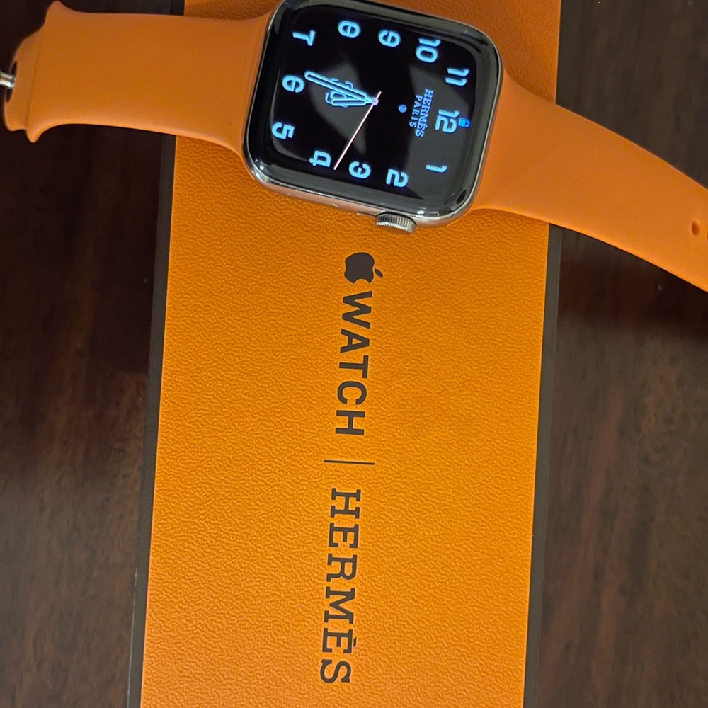 Herms / Hermes Series 6 Apple Watch - 44mm With Both … - Gem